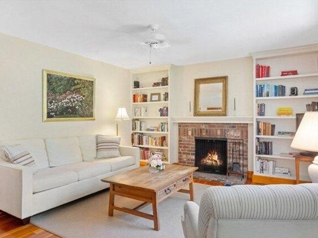 house with 3 bedroom, West Tisbury MA DS102583453