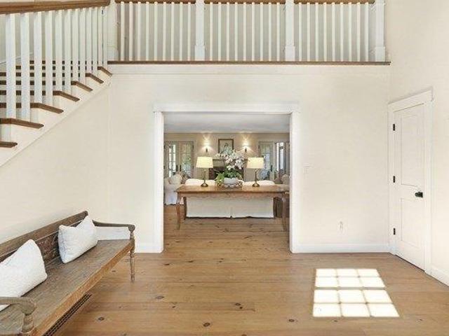 house with 3 bedroom, West Tisbury MA DS103443835