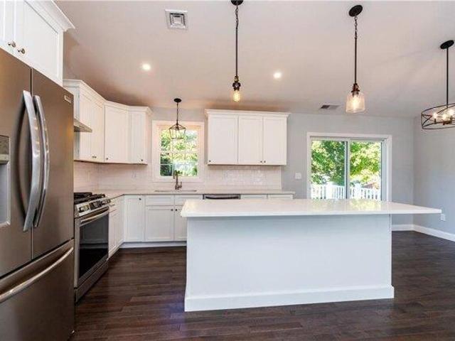 house with 3 bedroom, West Warwick RI DLS102479077