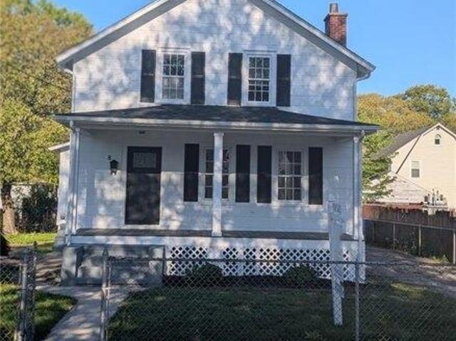 house with 3 bedroom, West Warwick RI DLS102632711