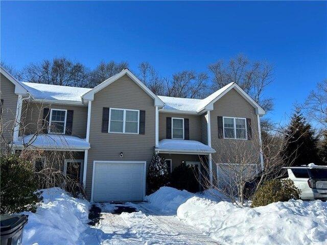 house with 3 bedroom, West Warwick RI DLS102669208