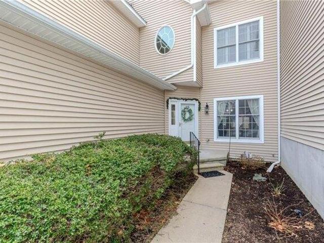 house with 3 bedroom, West Warwick RI DS101896343