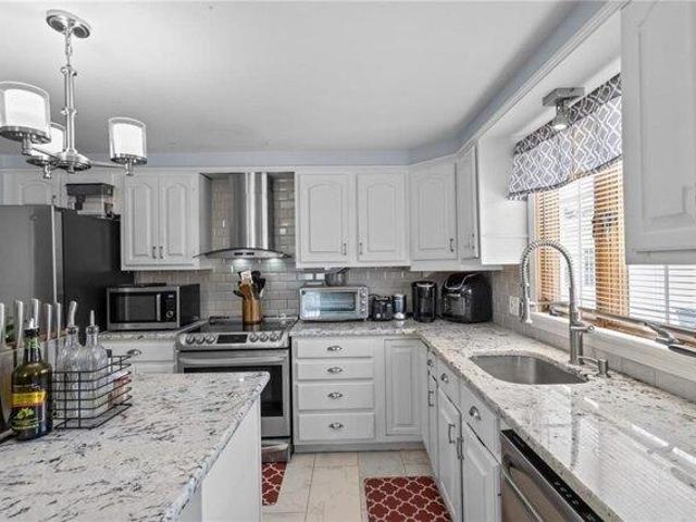 house with 3 bedroom, West Warwick RI DS102708420