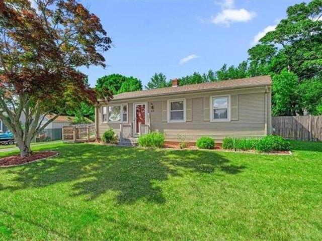 house with 3 bedroom, West Warwick RI DS103436511