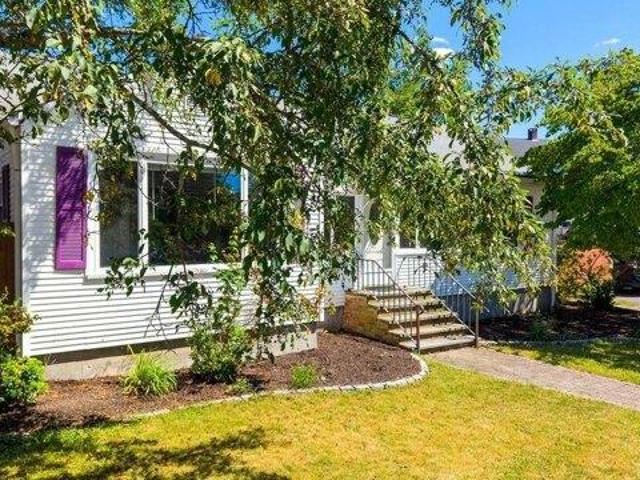 house with 3 bedroom, West Warwick RI DS103663453