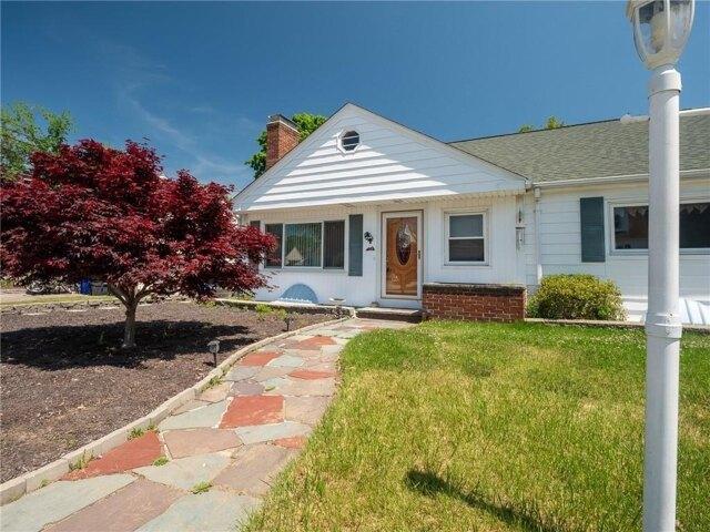house with 3 bedroom, West Warwick RI DS103099202