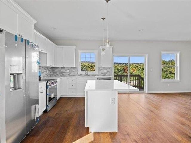 house with 3 bedroom, West Warwick RI ES103431410