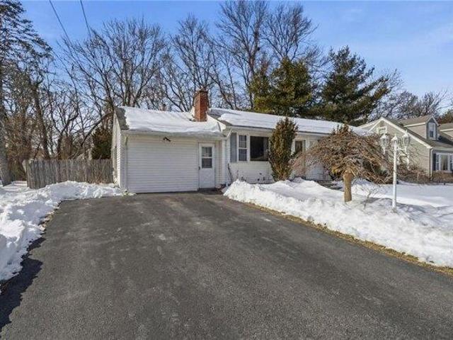 house with 3 bedroom, West Warwick RI ES103496681