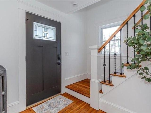 house with 3 bedroom, West Warwick RI ES103662659