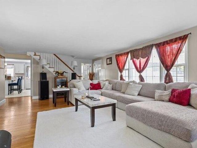 house with 3 bedroom, West Warwick RI ES103807870