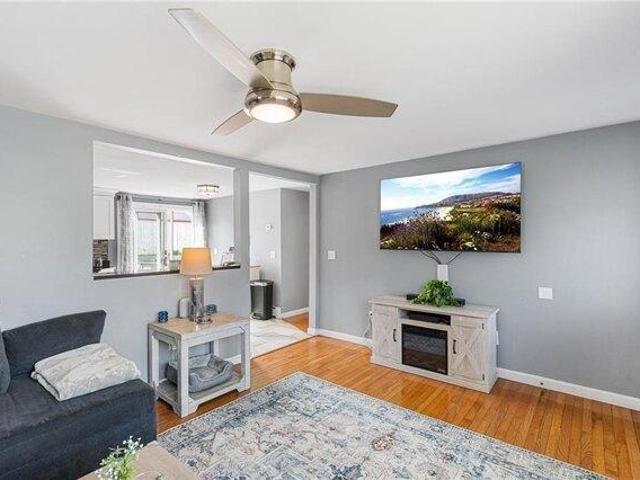 house with 3 bedroom, West Warwick RI ES103019041