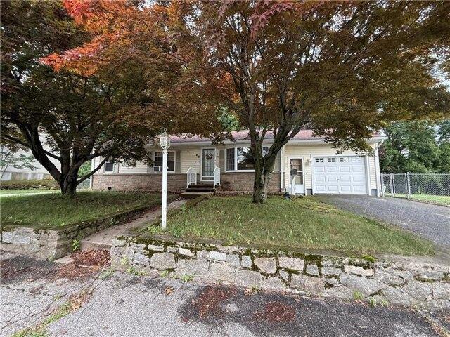 house with 3 bedroom, West Warwick RI ES104510530