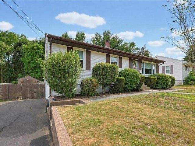 house with 3 bedroom, West Warwick RI ES104297974