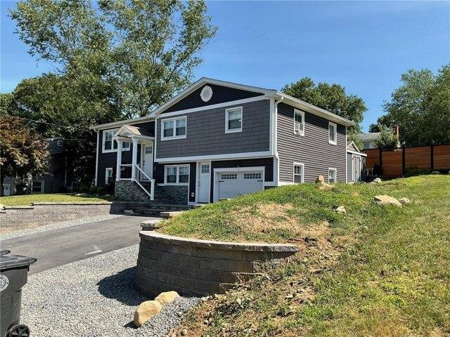 house with 3 bedroom, West Warwick RI ES105079828