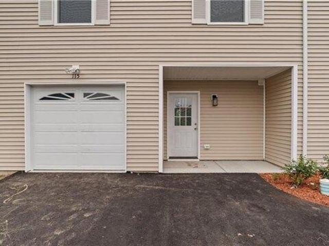 house with 3 bedroom, West Warwick RI ES105093976