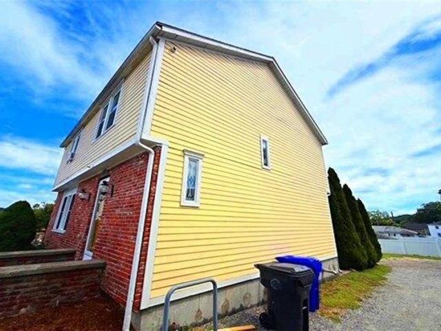 house with 3 bedroom, West Warwick RI ES105105476
