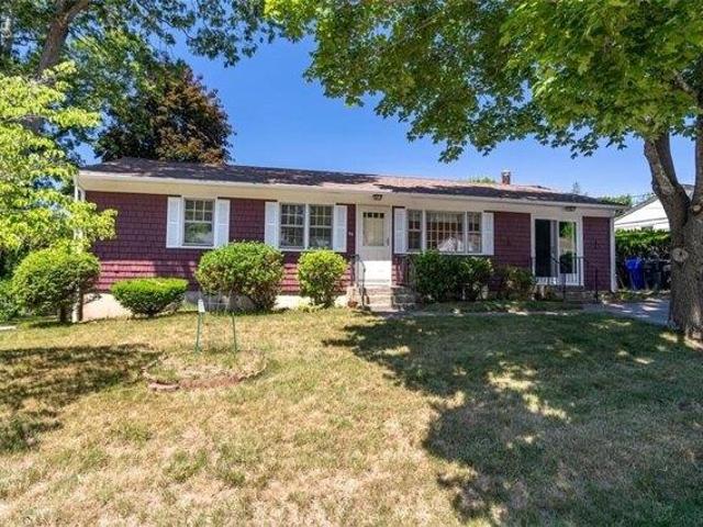 house with 3 bedroom, West Warwick RI ES105142446