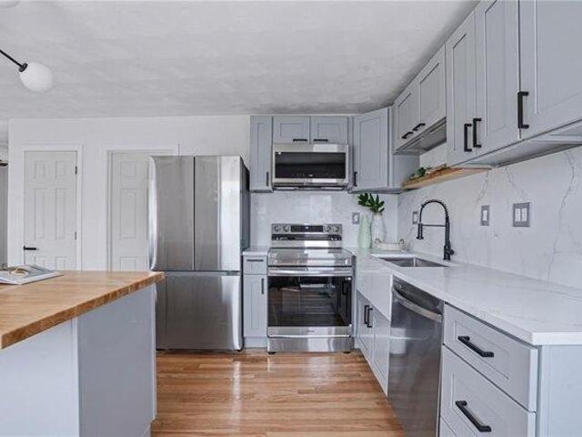 house with 3 bedroom, West Warwick RI ES105157596