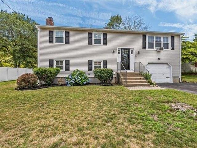 house with 3 bedroom, West Warwick RI ES105158186