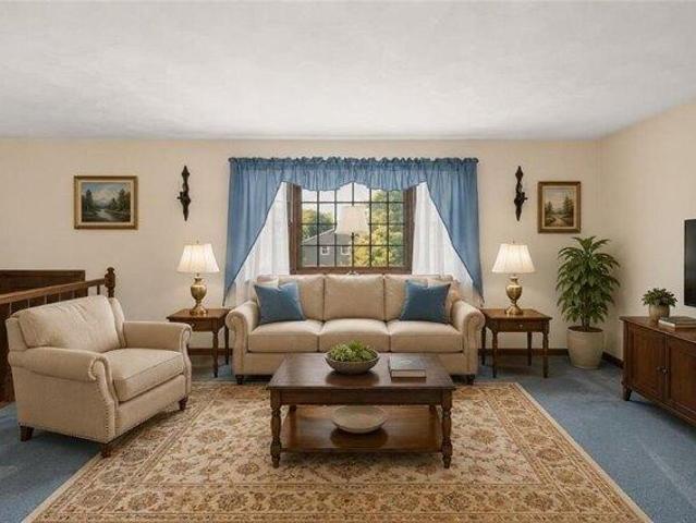 house with 3 bedroom, West Warwick RI ES105232476