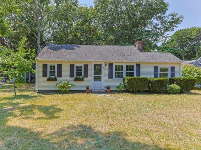 house with 3 bedroom, West Yarmouth MA ES104848723