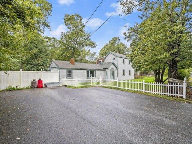 house with 3 bedroom, West Yarmouth MA ES103807657