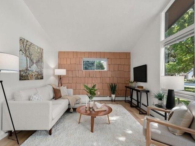 house with 3 bedroom, Westborough MA ES103850617