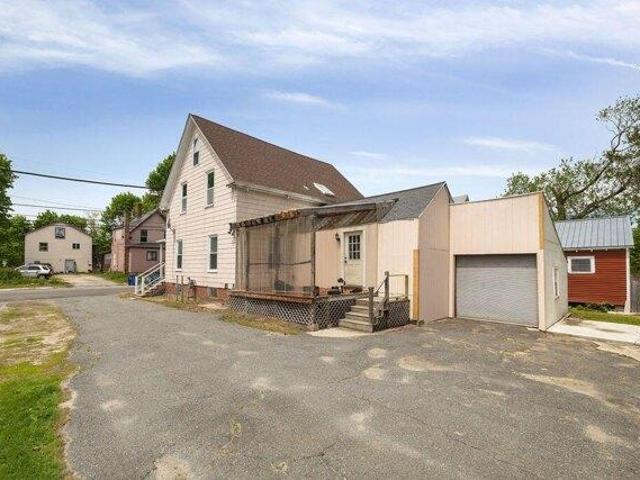 house with 3 bedroom, Westbrook ME DLS103101068