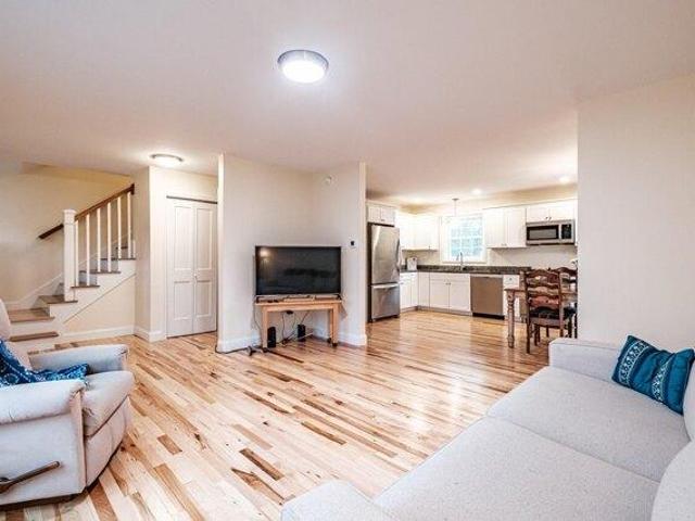 house with 3 bedroom, Westbrook ME DS102119646