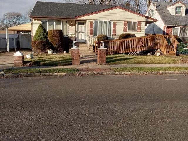 house with 3 bedroom, Westbury NY ES72692170