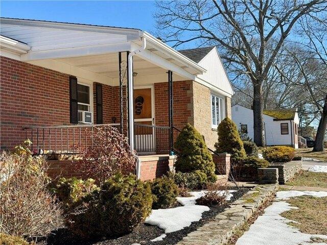 house with 3 bedroom, Westerly RI DLS101657322