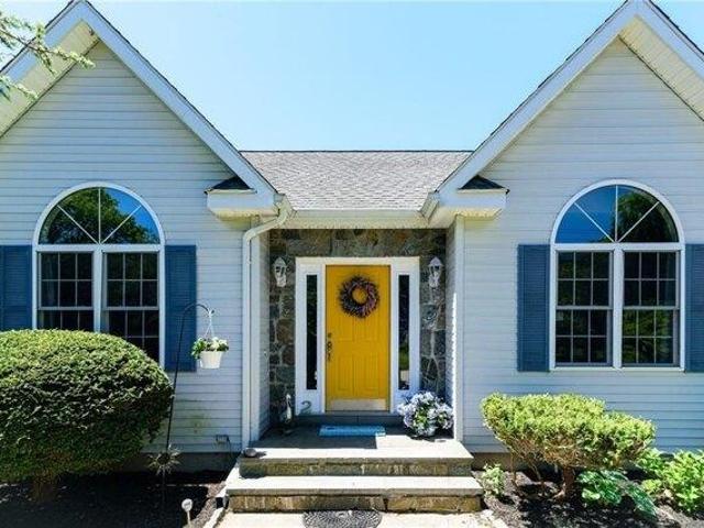 house with 3 bedroom, Westerly RI DLS103074411