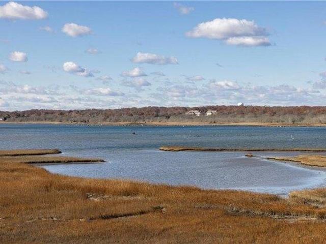 house with 3 bedroom, Westerly RI ES103019382