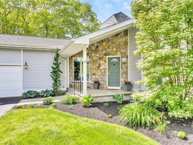house with 3 bedroom, Westerly RI ES103127632