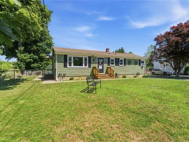house with 3 bedroom, Westerly RI ES104851561