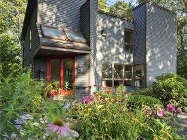 house with 3 bedroom, Westerly RI ES105096343