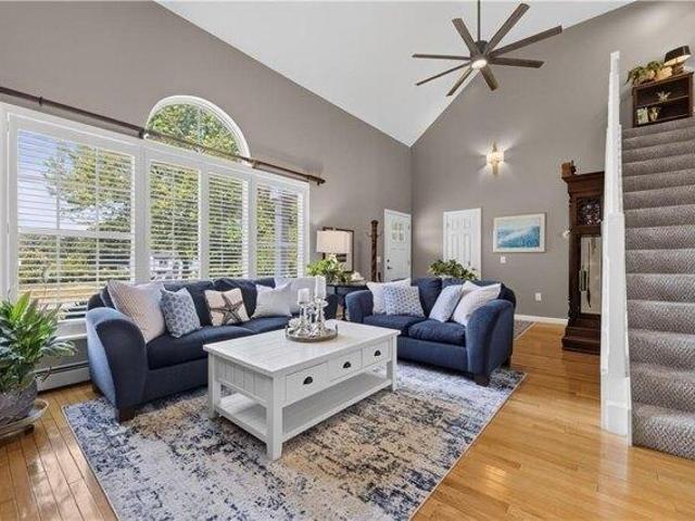 house with 3 bedroom, Westerly RI ES105107676