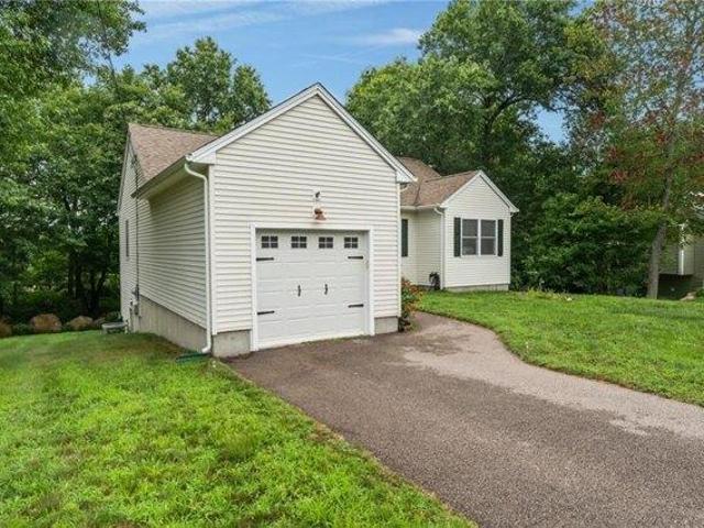 house with 3 bedroom, Westerly RI ES105114958