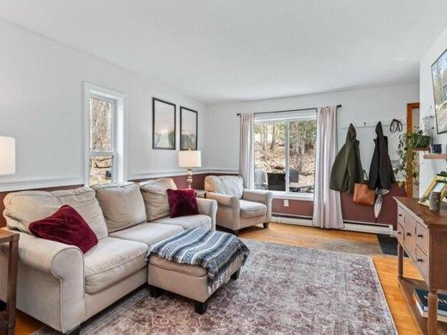 house with 3 bedroom, Westford VT ES103885133