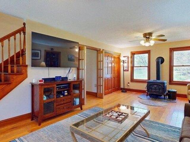 house with 3 bedroom, Westford VT ES104112865