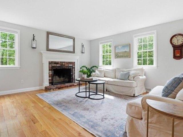 house with 3 bedroom, Westford MA ES103885834
