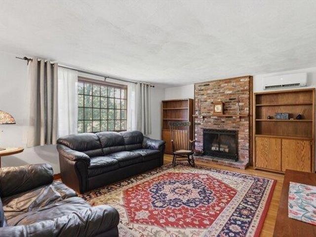 house with 3 bedroom, Westford MA ES105117581
