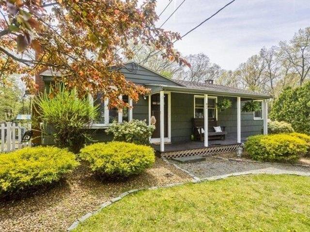 house with 3 bedroom, Westfield MA ES103588656