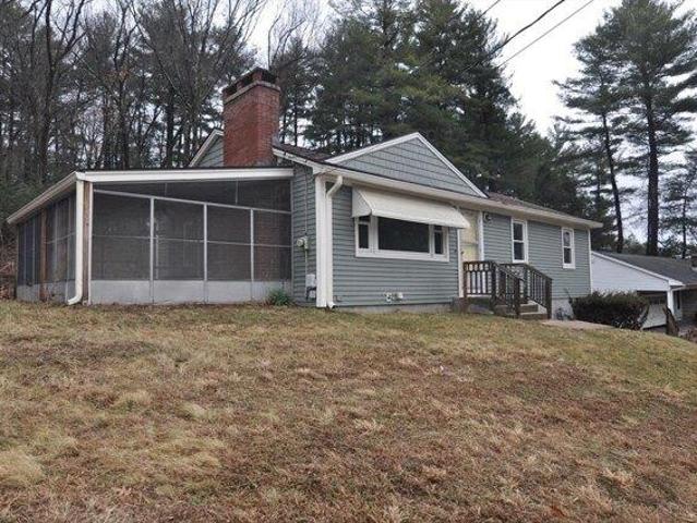 house with 3 bedroom, Westfield MA ES103848533