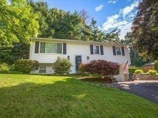 house with 3 bedroom, Westfield MA ES104921182