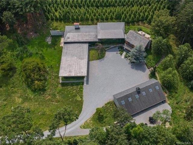 house with 3 bedroom, Weston CT DLS102584322
