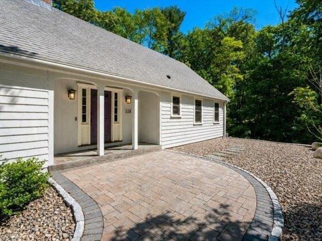 house with 3 bedroom, Weston MA DLS102861034
