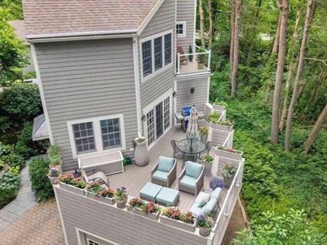 house with 3 bedroom, Weston MA ES104443134