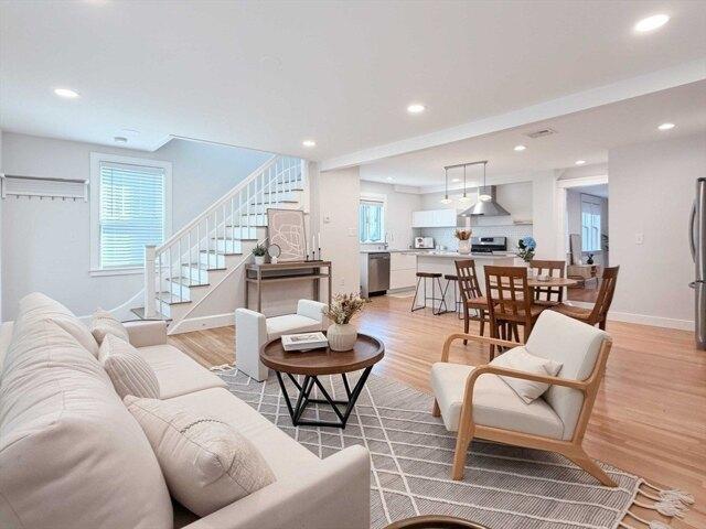 house with 3 bedroom, Weston MA ES104511257