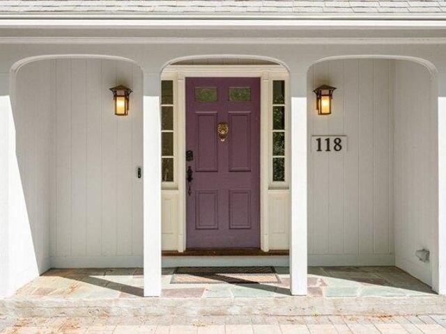 house with 3 bedroom, Weston MA ES104192241